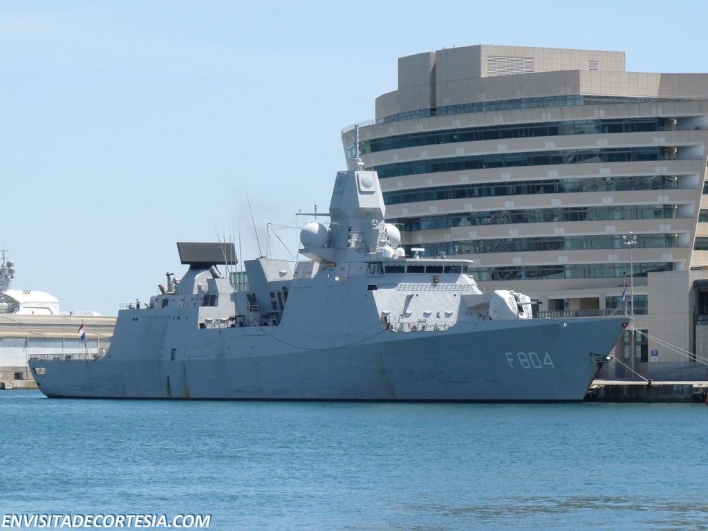 Fragata De Ruyter F-804 – En visita de cortesía