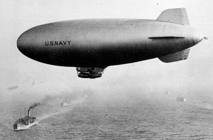 Portaaviones USS Mindoro y las aeronaves más ligeras que el aire | En ...