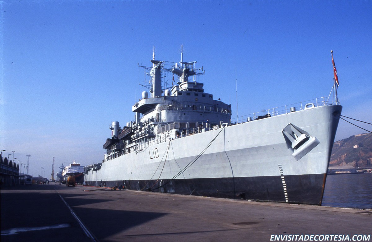HMS Fearless al servicio de Su Majestad – En visita de cortesía