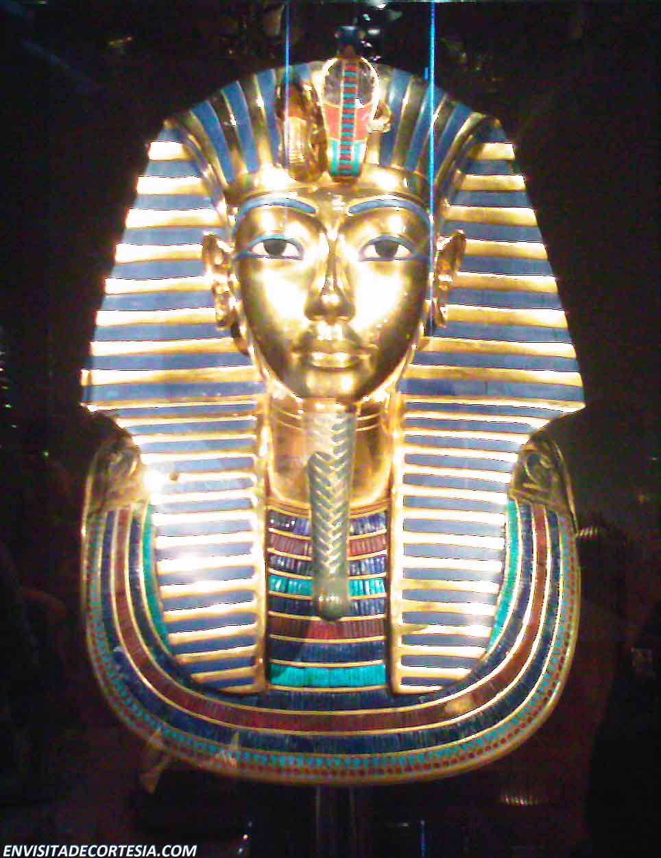 Un transporte para las reliquias del Rey Tut – En visita de cortesía