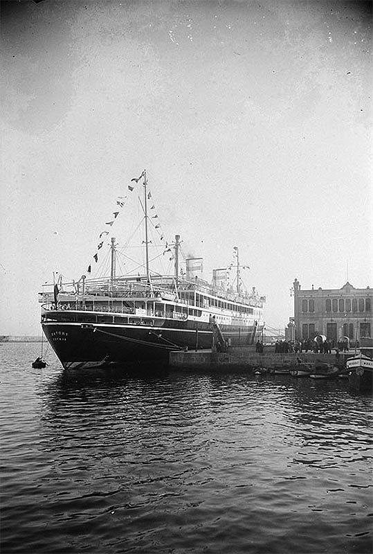 Batory, el barco de la libertad – En visita de cortesía
