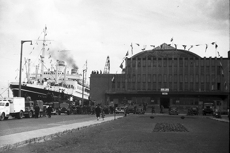 Batory, el barco de la libertad – En visita de cortesía