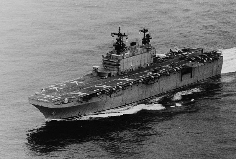 El polivalente USS Nassau – En visita de cortesía