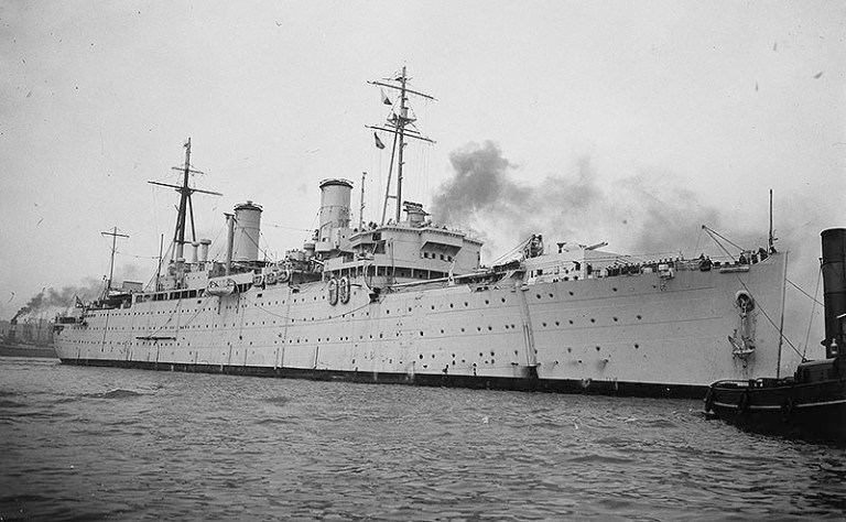 De transatlántico a crucero auxiliar – En visita de cortesía