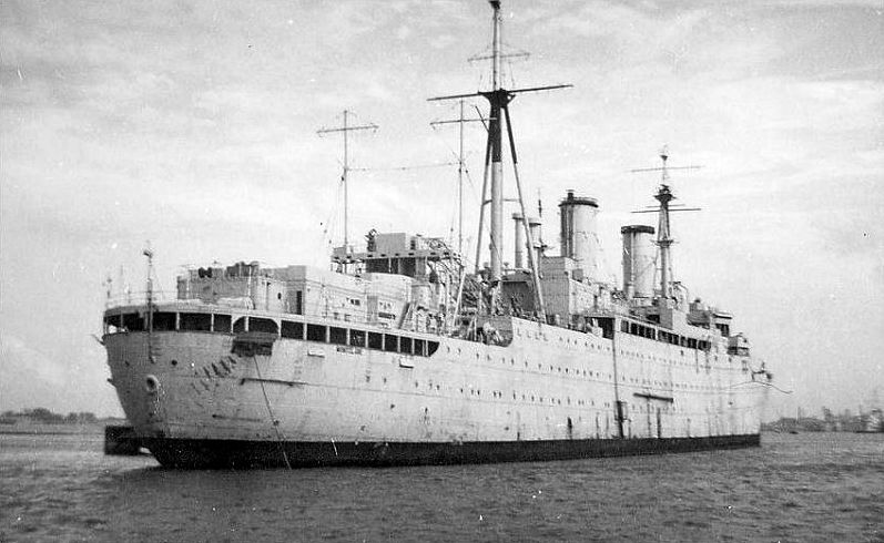 De transatlántico a crucero auxiliar – En visita de cortesía