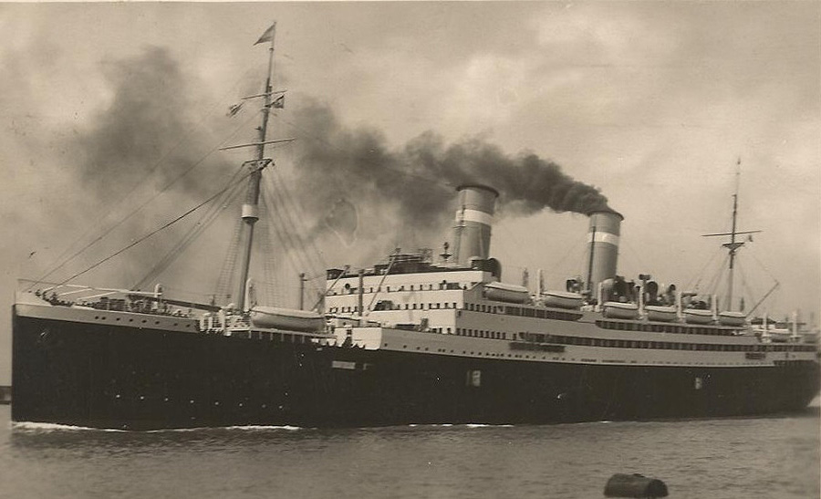 Cuando el primer Mundial de Fútbol viajó en barco – En visita de cortesía